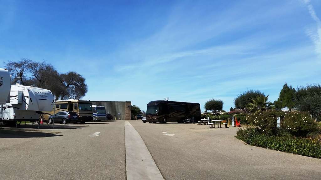 RV Camping - Santa Maria Elks Lodge #1538